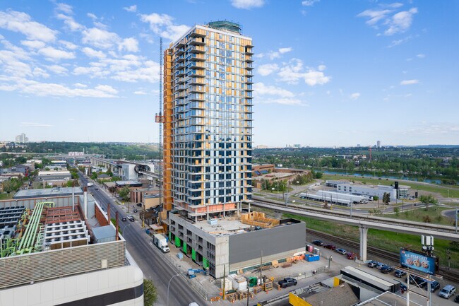 Sunalta Heights Phase 1-East Tower | Calgary, AB Apartments