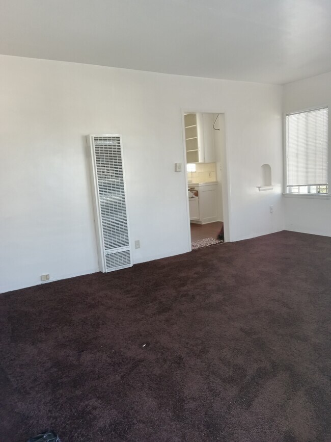 5963 West Blvd | Rentals in Los Angeles, CA