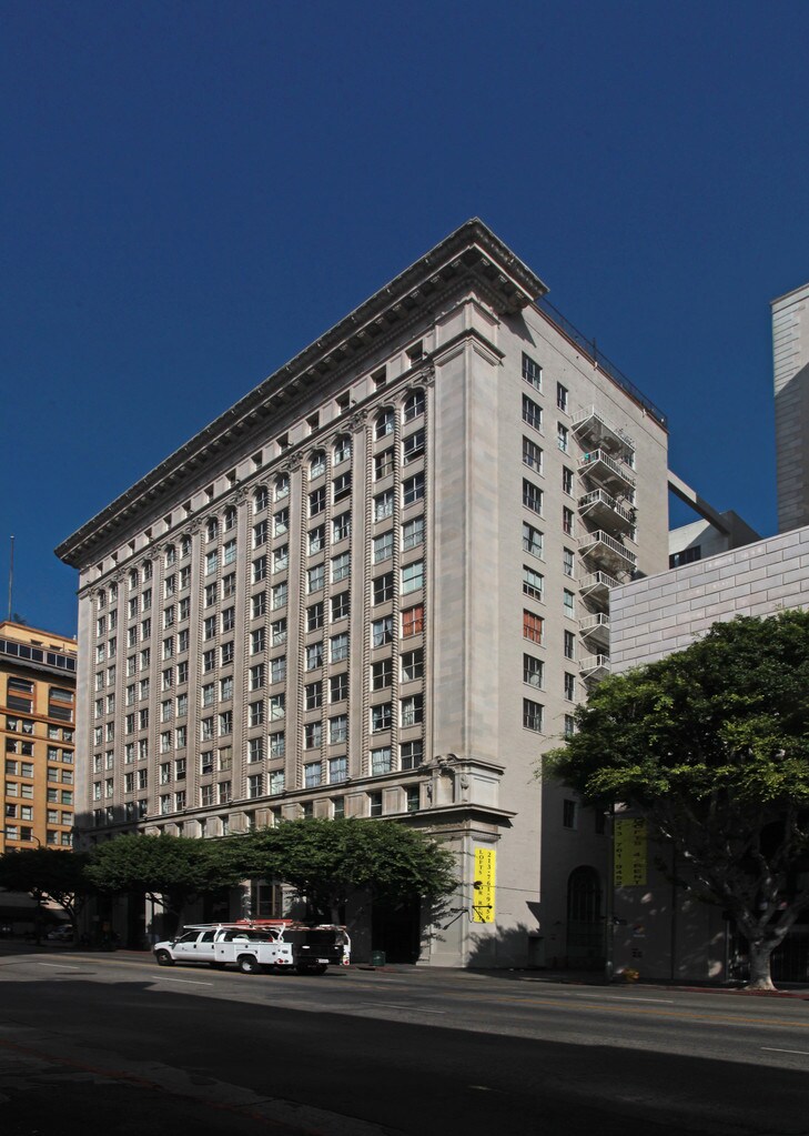 Jaide Lofts Apartments in Los Angeles, CA | ApartmentHomeLiving.com