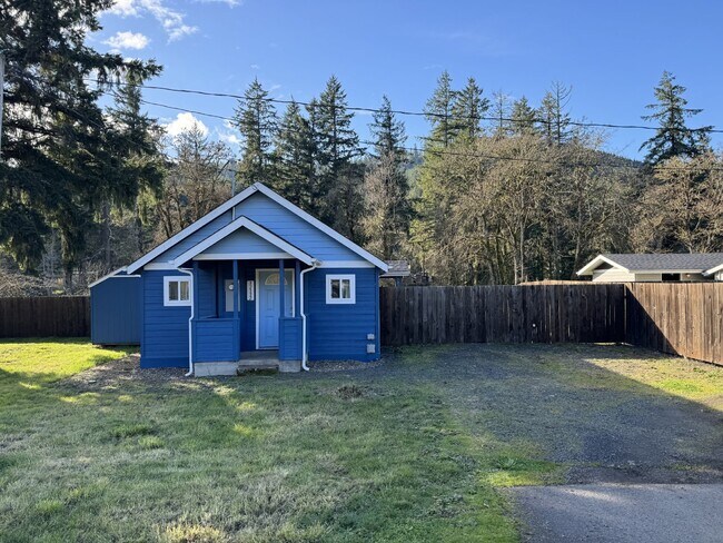 37532 Row River Rd | Rentals in Dorena, OR