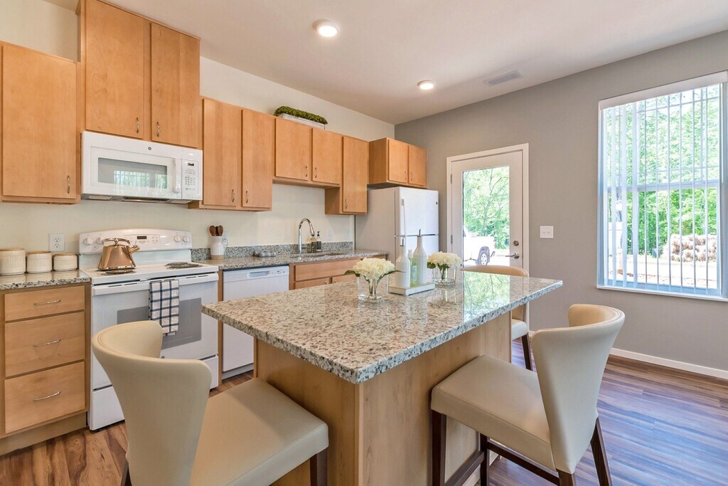 The Promenade Apartments in Mcdonough, GA | ApartmentHomeLiving.com