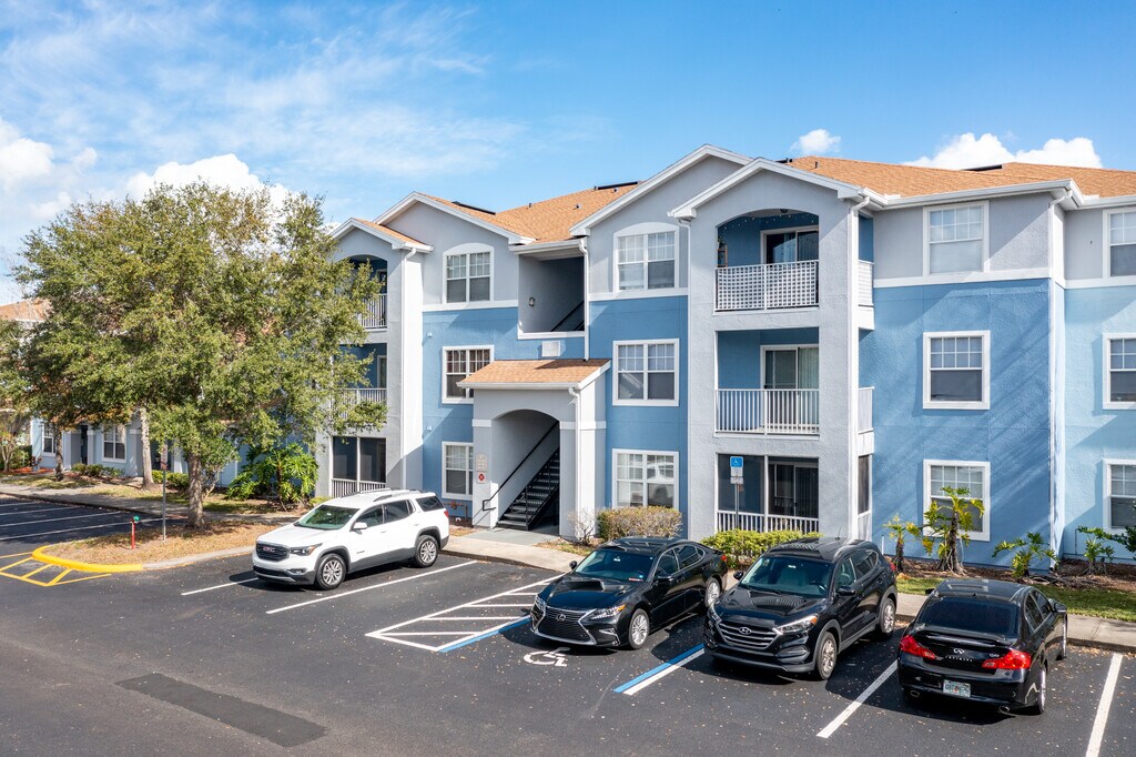 Villages at Lake Pointe Apartments in Orlando, FL | ApartmentHomeLiving.com
