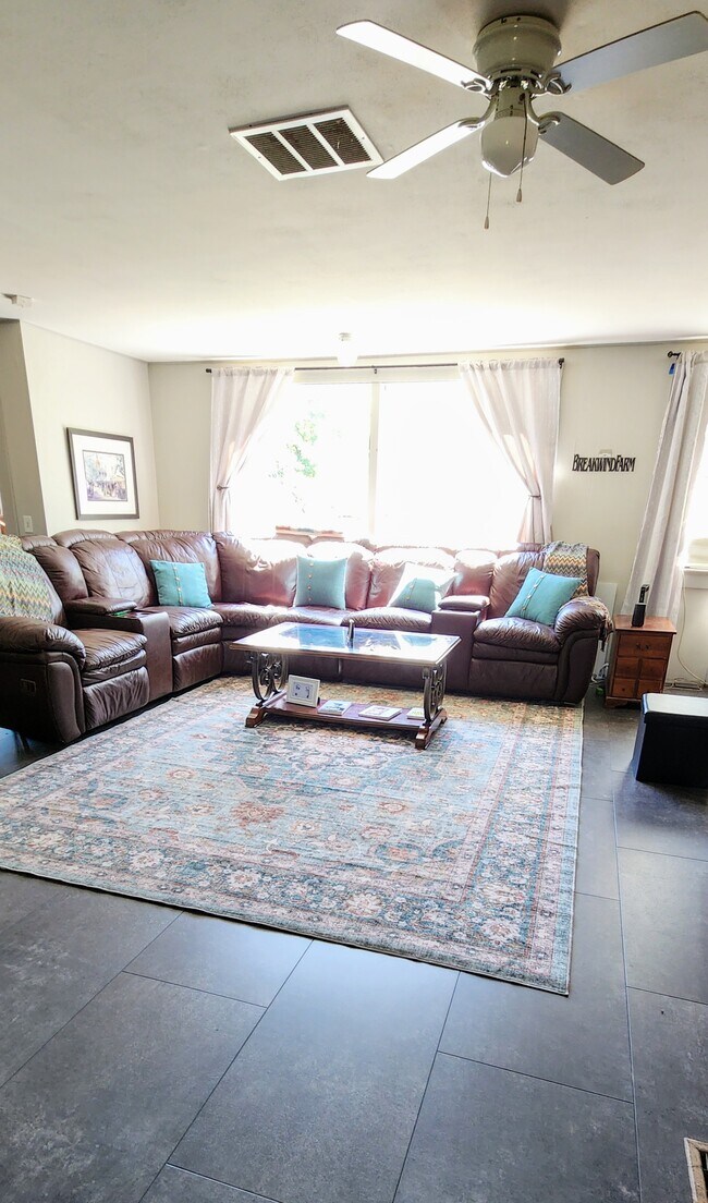 1584 Maple St | Rentals in Hopkinton, NH