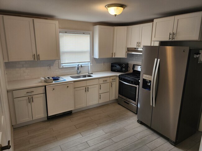 36 Hudson Ave | Rentals in Edgewater, NJ