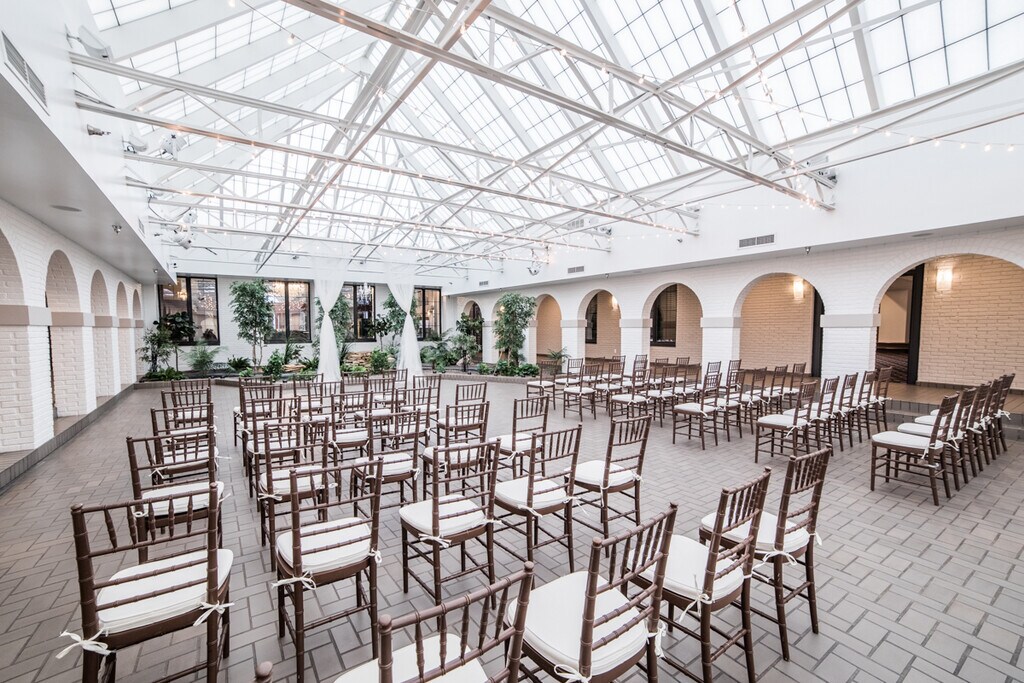 The Marott Apartments in Indianapolis, IN | ApartmentHomeLiving.com