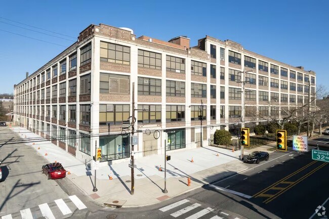 The Reyburn Apartments in Philadelphia, PA | ApartmentHomeLiving.com