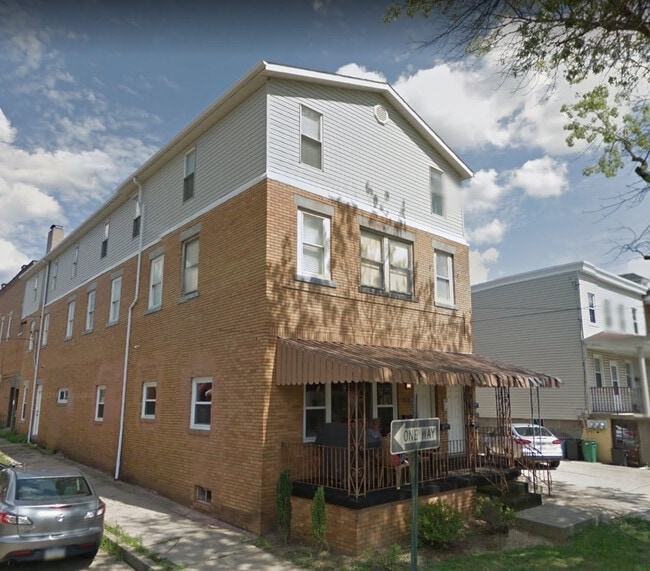698 Glenwood Ave | Rentals in Ambridge, PA