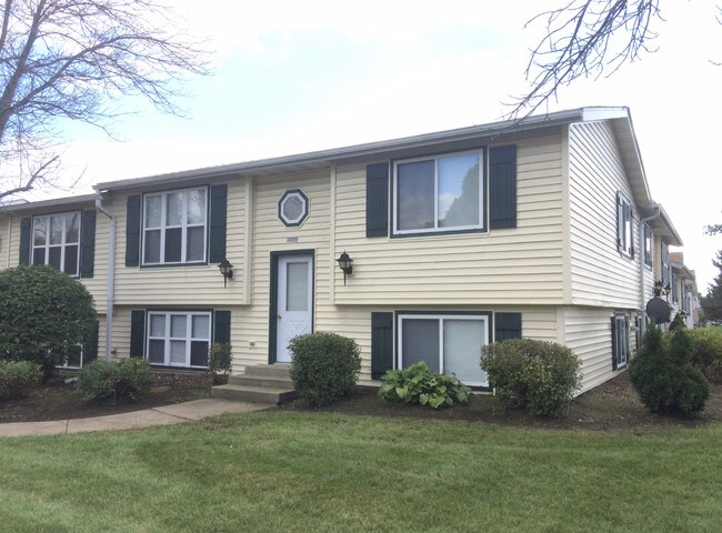 2068 Emery Ct | Rentals in East Troy, WI