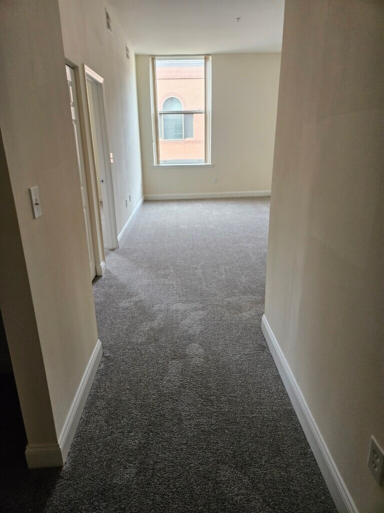 The Atrium Apartments in Baltimore, MD | ApartmentHomeLiving.com