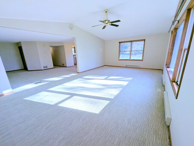 3314 Berwood Ct W | Rentals in Vadnais Heights, MN
