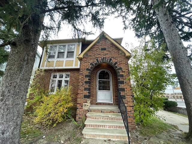 3474 Raymont Blvd | Rentals in University Heights, OH