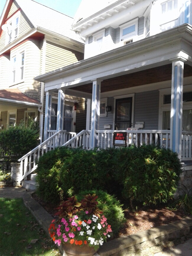 37 Greenfield St | Rentals in Buffalo, NY