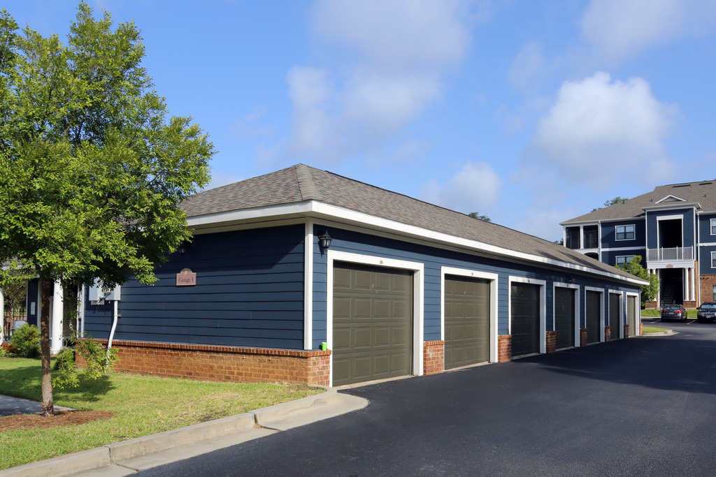 Village at Midtown Apartments in Mobile, AL | ApartmentHomeLiving.com