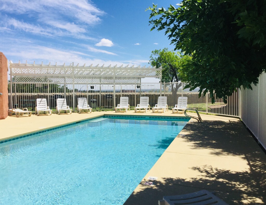 Regency Pointe Apartments in Las Cruces, NM | ApartmentHomeLiving.com