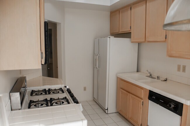 6606 W 86th Pl | Rentals in Los Angeles, CA
