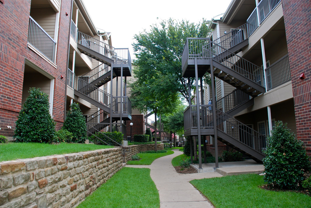 Larkin Apartment Homes in McKinney, TX | ApartmentHomeLiving.com