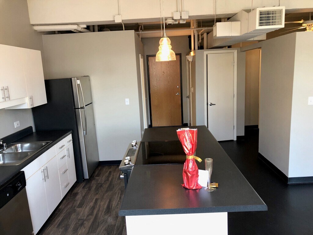 Block 2 Lofts Apartments in Little Rock, AR | ApartmentHomeLiving.com