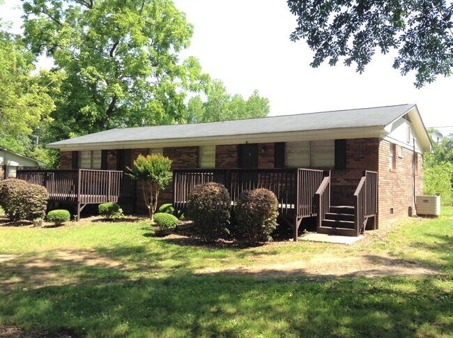 315 Springtree Rd | Rentals in Athens, GA