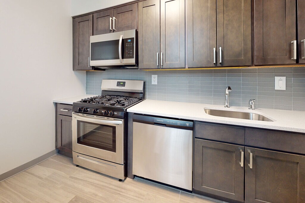 Middletown Trace Apartments in Langhorne, PA | ApartmentHomeLiving.com