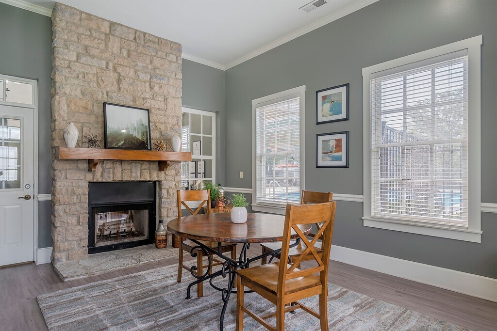 Alexander Court Apartments in Reynoldsburg, OH | ApartmentHomeLiving.com