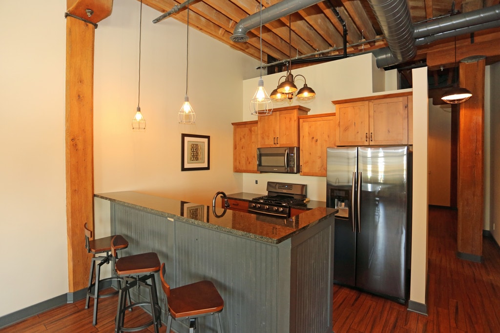 Pritzlaff Lofts Apartments in Milwaukee, WI | ApartmentHomeLiving.com