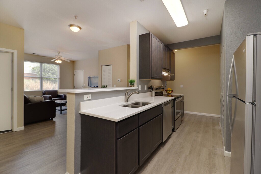 The Social Normal Apartments in Normal, IL | ApartmentHomeLiving.com