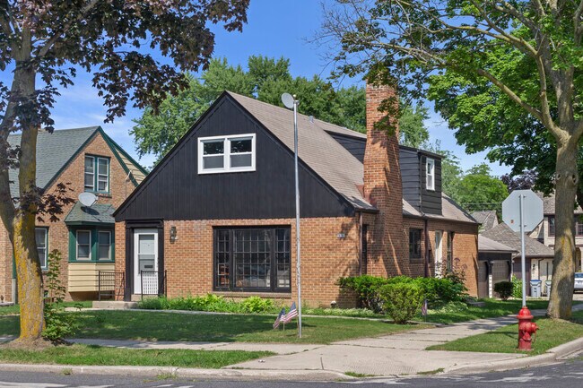 2876 S 46th St | Rentals in Milwaukee, WI