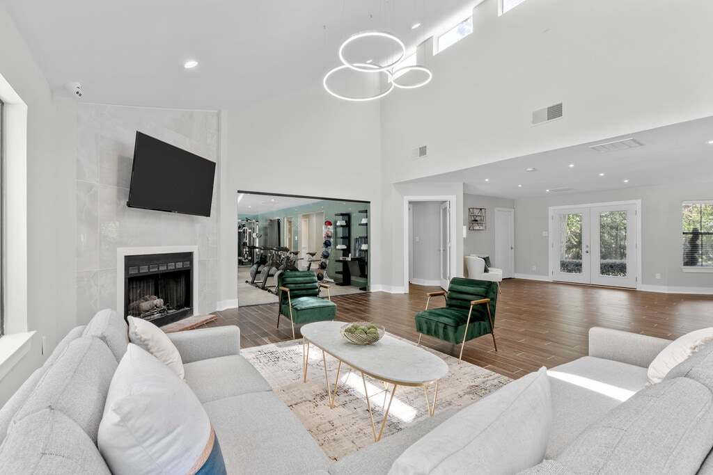 Emerald Place Apartments in Durham, NC | ApartmentHomeLiving.com