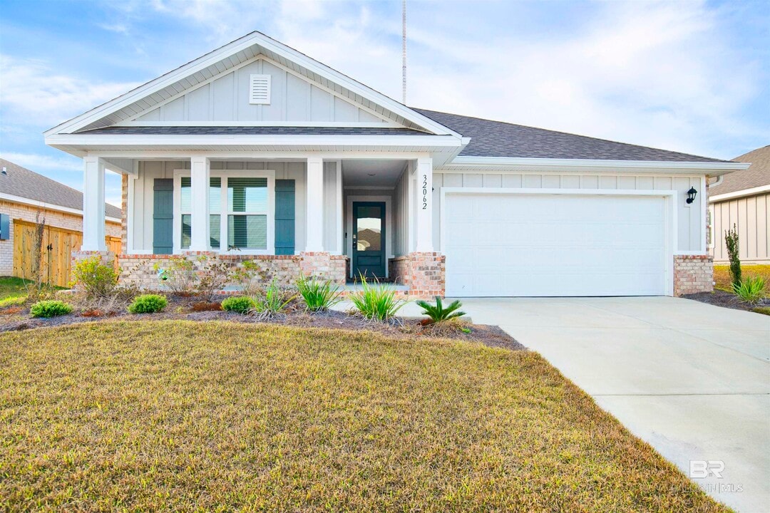 32062 Lyon Rd | 4 Bedroom Apartment for Rent in Spanish Fort, AL