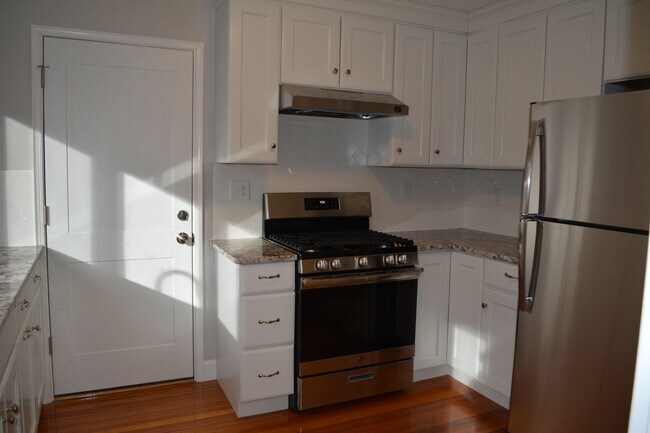 11 Higgins St | Rentals in Arlington, MA