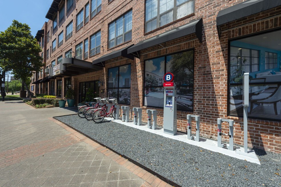 Brava Apartments | Houston, TX Apartments For Rent