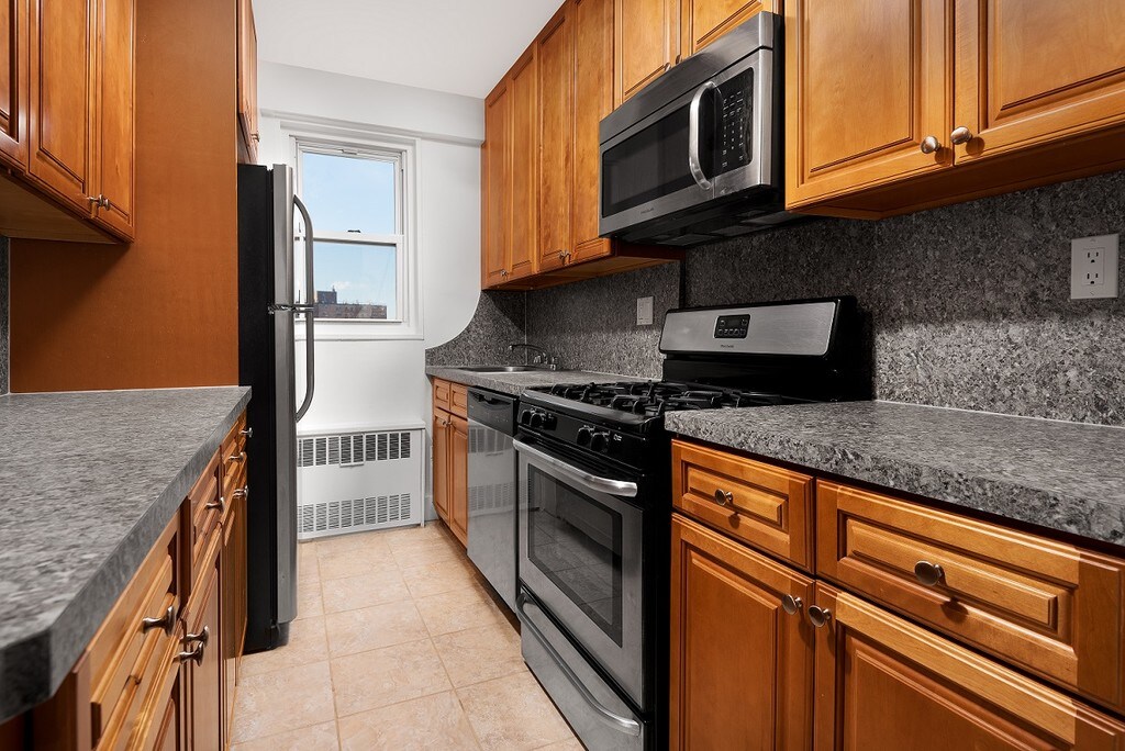 Shorecrest Towers | Brooklyn, NY Apartments