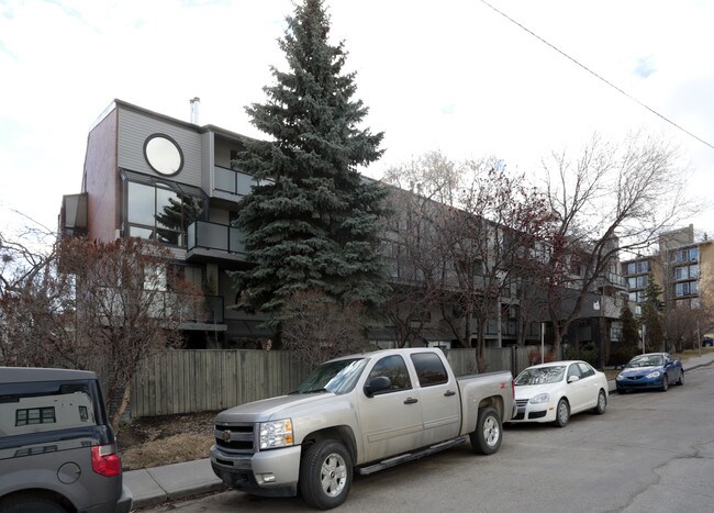 Chelsea Terrace Condominium Apartments | Calgary, AB Apartments For Rent