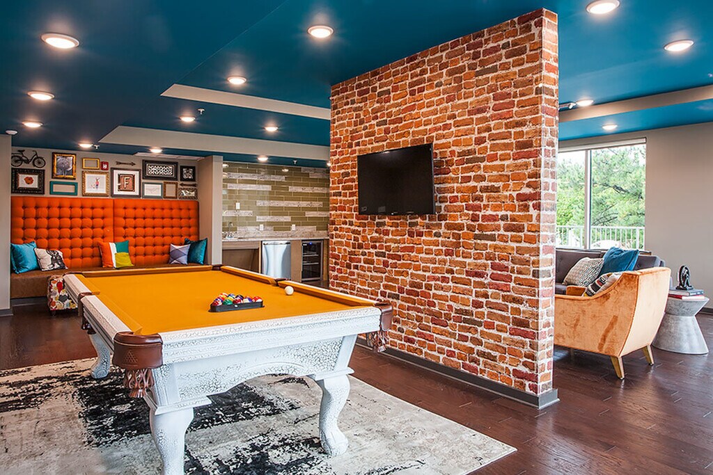 Yugo Fayetteville Dickson Apartments in Fayetteville, AR ...