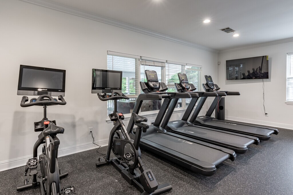 Spring Chase Apartments in Stone Mountain, GA | ApartmentHomeLiving.com