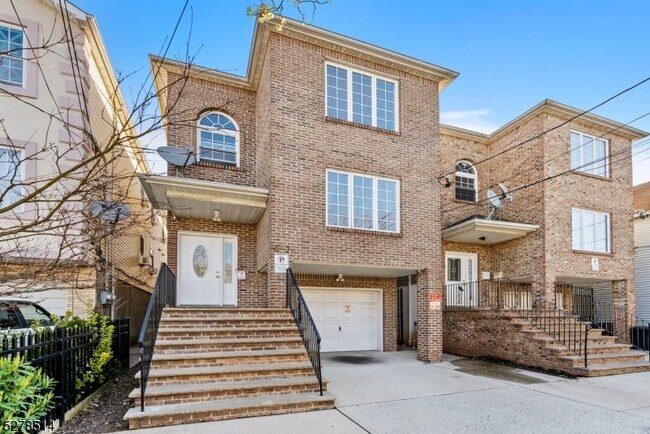 427 Fulton St | Rentals in Elizabeth, NJ