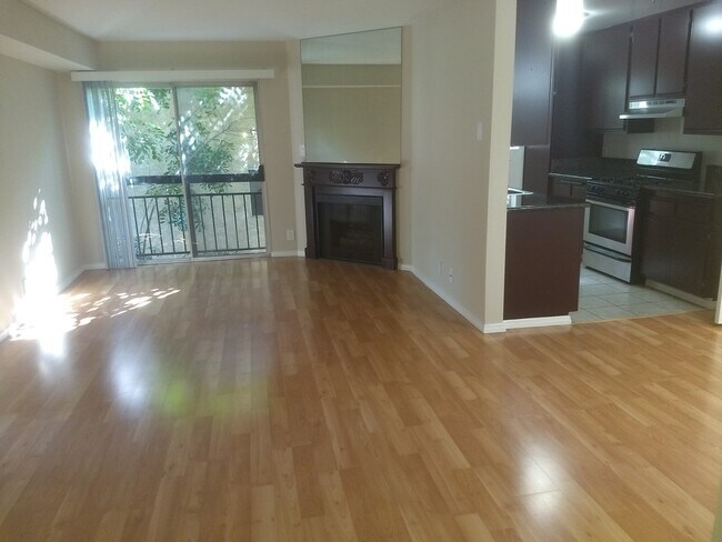 8722 Burton Way | Rentals in Los Angeles, CA