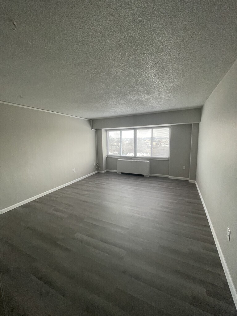 Independence Towers | Independence, MO Apartments