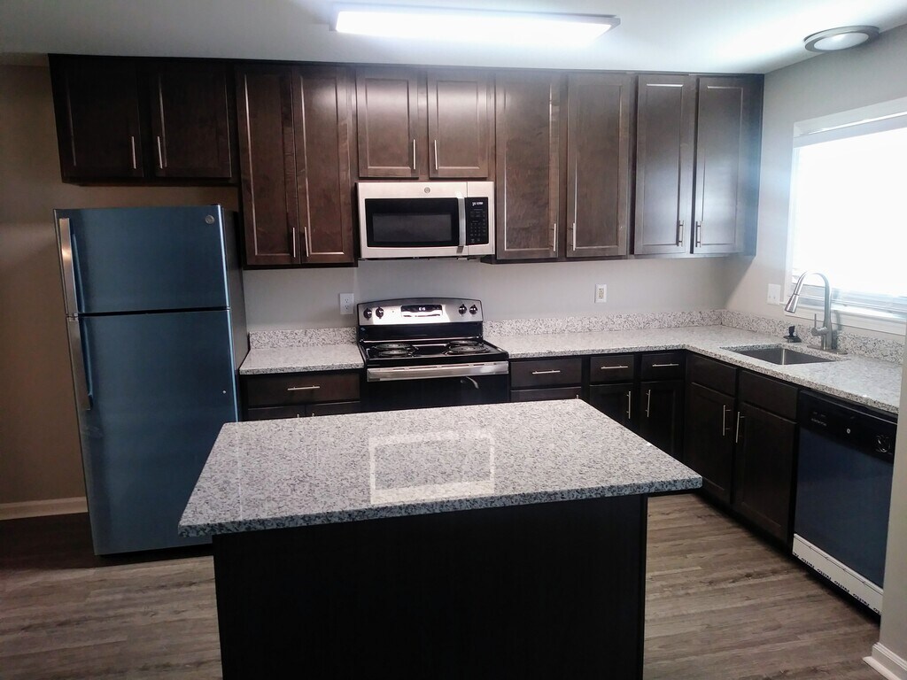 Legacy at Tech Center Apartments in Newport News, VA ...
