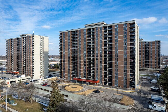 Brampton Towers | Brampton, ON Apartments