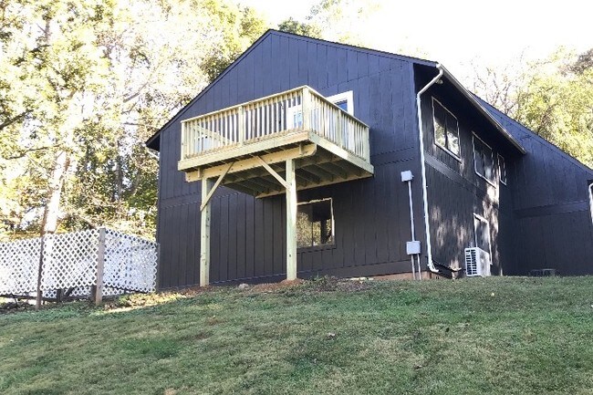 8298 Lock Ln | Rentals in Warrenton, VA