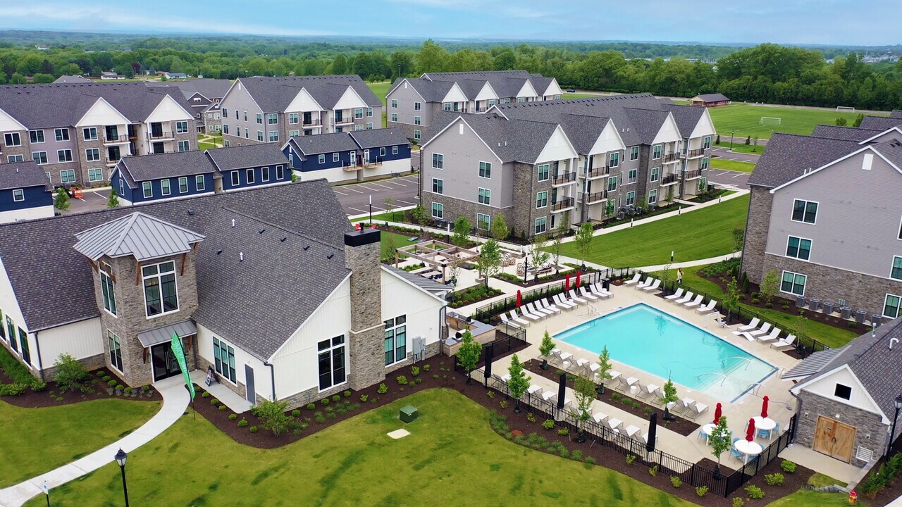 Parkview at Spring Hill Apartments in Akron, OH | ApartmentHomeLiving.com