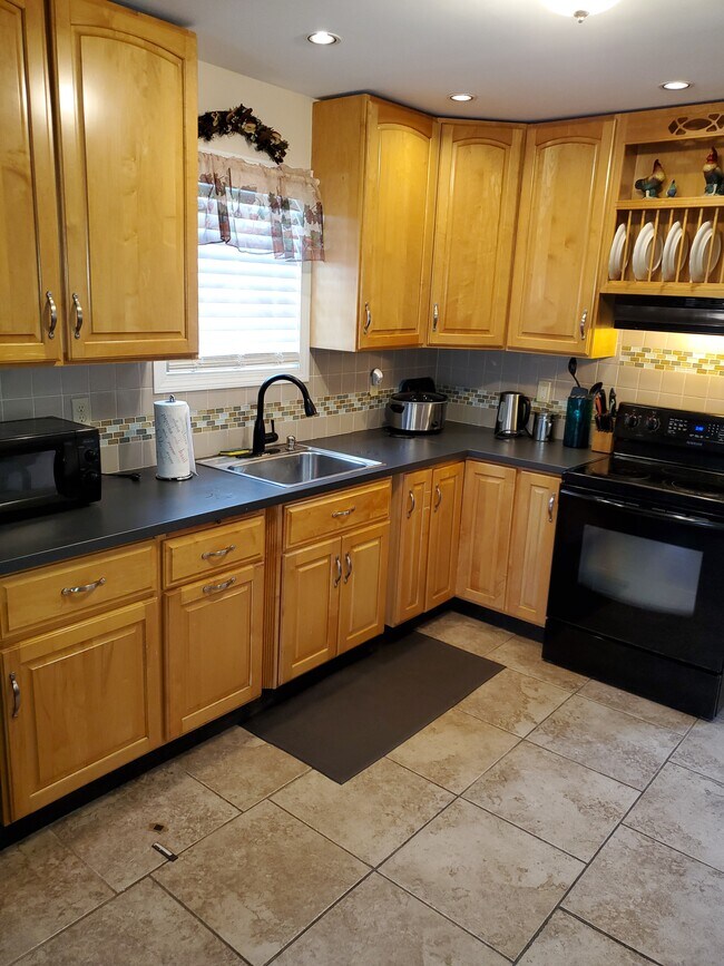 34 Post Falls Ln | Rentals in Hamden, CT