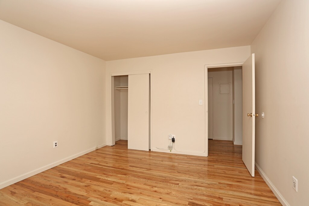 Linda Court Apartments | Spring Valley, NY Apartments For Rent