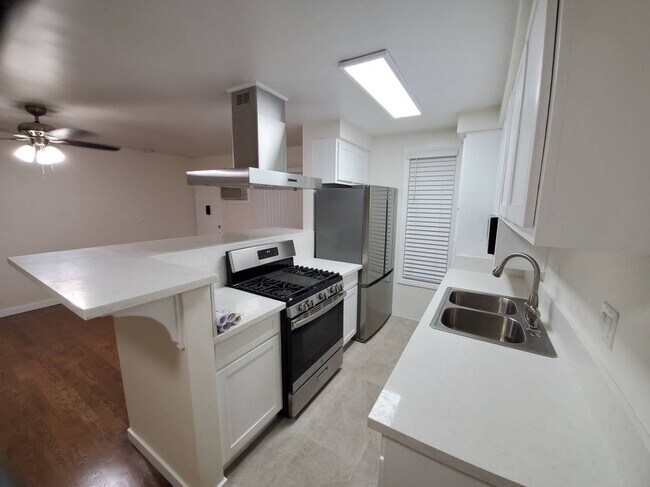 423 N Harvard Blvd | Rentals in Los Angeles, CA