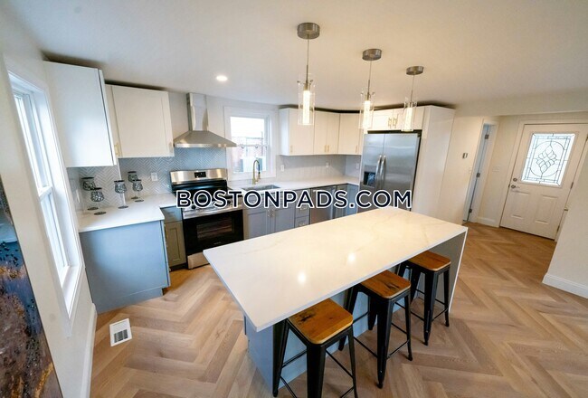 35 Wright St | Rentals in Stoneham, MA