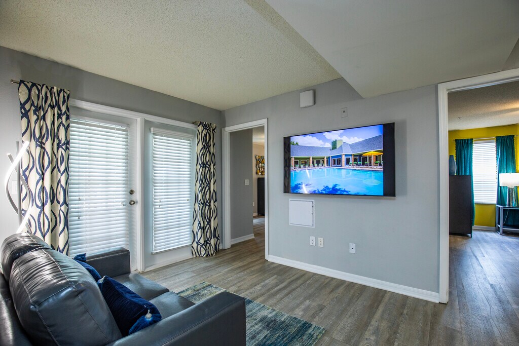 Reflections | Tampa, FL Apartments