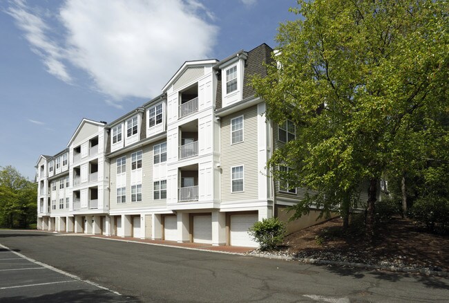 Crystal Ridge at Watchung | Watchung, NJ Apartments