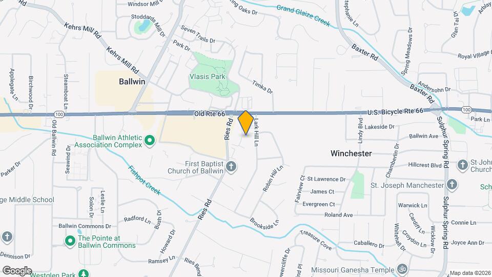 Ballwin Manor Apartments in Ballwin, MO | ApartmentHomeLiving.com