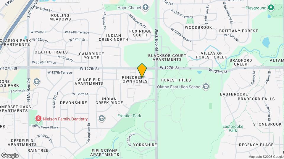 Pinecrest Townhomes and Nearby Olathe Apartments For Rent | Olathe, KS